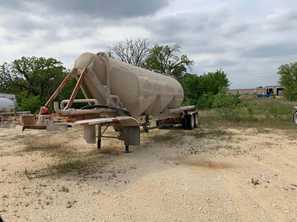 (9) Pneumatic Trailers - TX - Various years and manufacturers - Saber ...